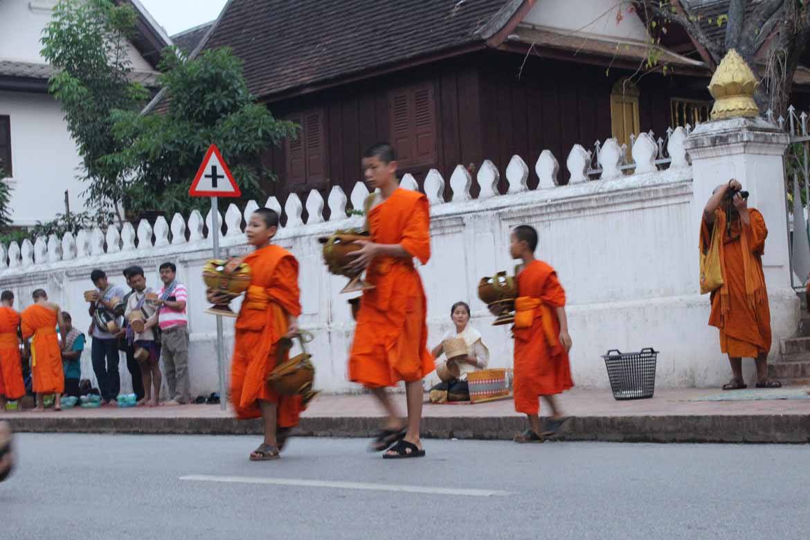 Luang Prabang morning alms ceremony: How to do it right | InsideAsia Tours